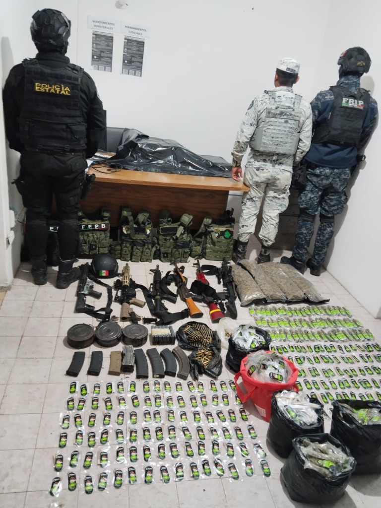 SSP, FGE y Guardia Nacional decomisan armas largas, municiones, equipo táctico y presuntas ...