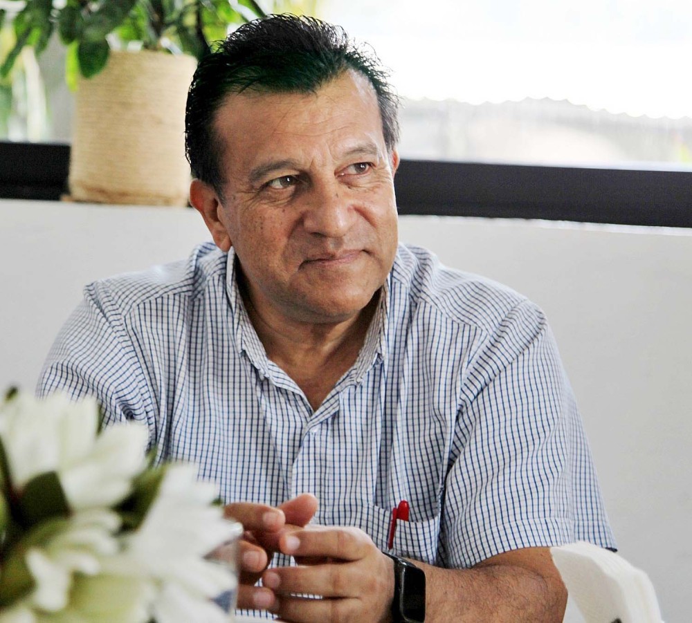 Recibió el distinguido Doctor Hernán León Velasco medalla de oro al ...